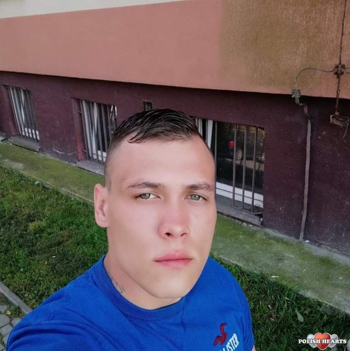 Handsome Polish man: user: Bartoszpl, 33 years old