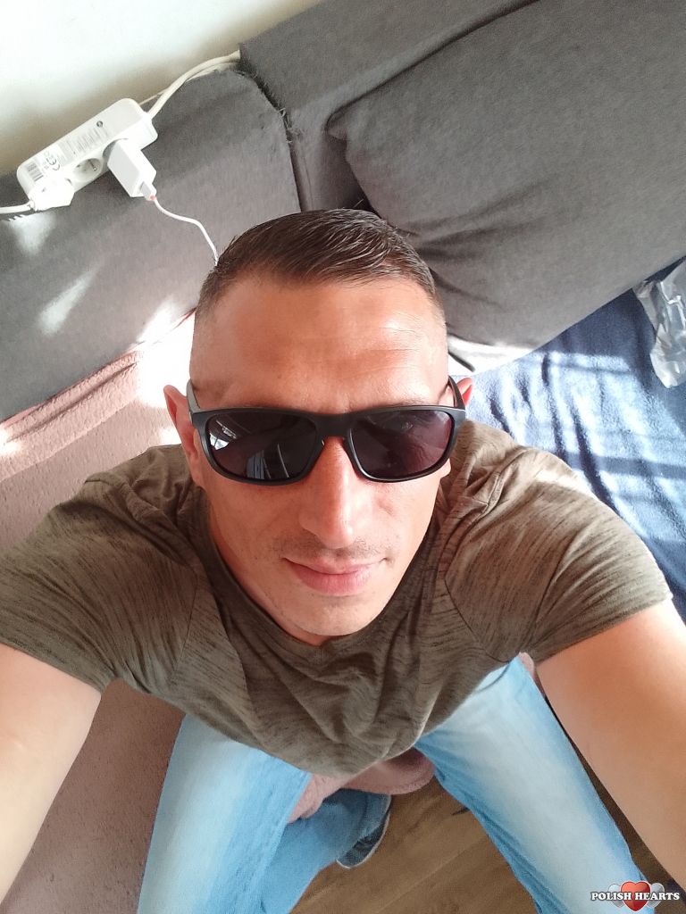 Handsome Polish man: user: Adonis41, 41 years old